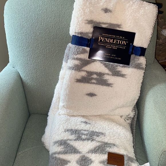 Pendleton | Bedding | Nwt Pendletonaztec Sherpa Throw | Poshmark